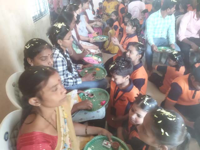Matri-Pitri Pujan Divas was celebrated by the holy inspiration of Sant ...